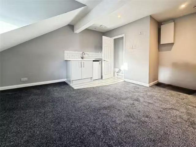 1 bedroom Flat to rent, Balmoral Road, Gillingham, ME7 £725 pcm