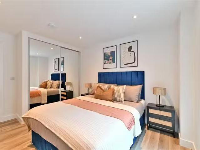 1 bedroom Flat to rent, Bank Steet, Gravesend, DA12 £1,300 pcm