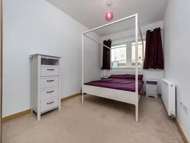 1 bedroom Flat to rent, Canon Court, 91 Manor Road, SM6 £1,25.