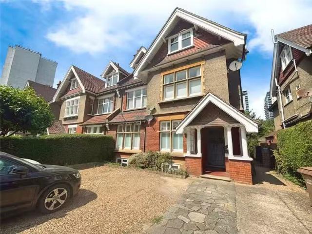1 bedroom Flat to rent, Cedar Road, Sutton, SM2 £1,300 pcm
