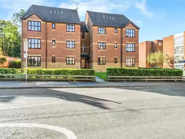 1 bedroom Flat to rent, Cedar Road, Sutton, SM2 £1,300 pcm