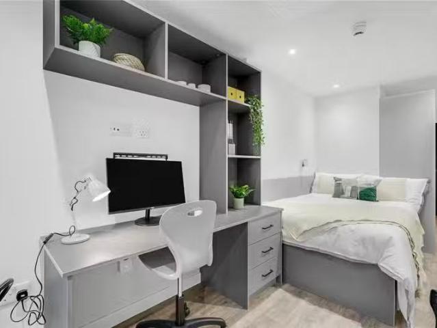 1 bedroom Flat to rent, College Street, Northampton, NN1 £797.