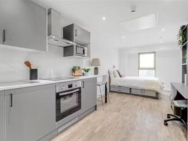 1 bedroom Flat to rent, College Street, Northampton, NN1 £840.
