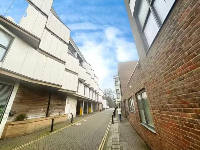 1 bedroom Flat to rent, Francis Street, Brighton, BN1 £1,400.