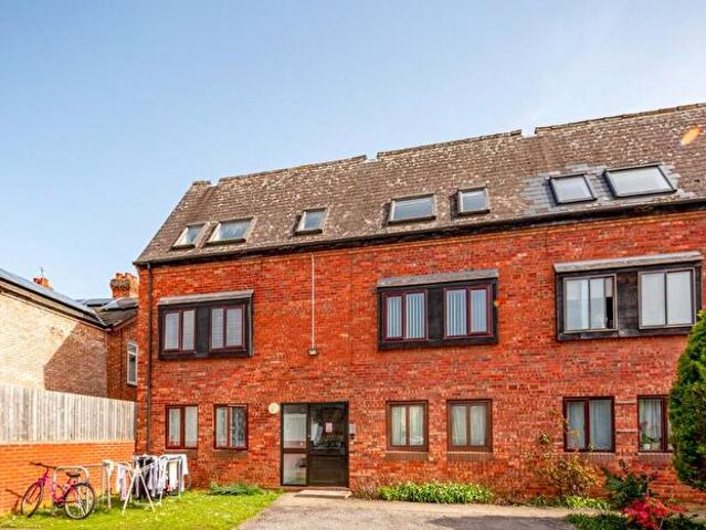 1 Bedroom Flat To Rent In North Street, Bicester, Oxfordshire, OX26
