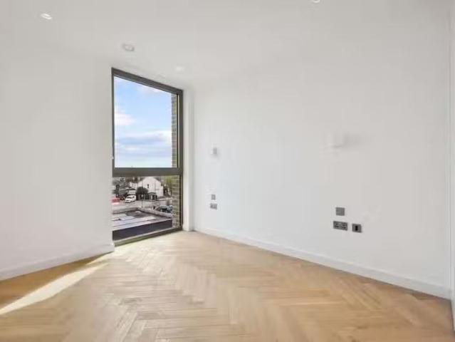 1 bedroom flat to rent in Oberman Road, London NW10