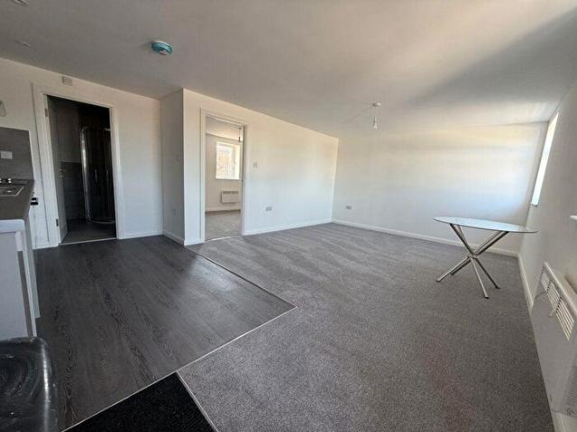 1 Bedroom Flat To Rent In Occupation Road, NN17