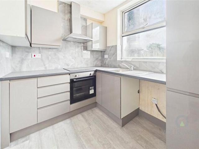 1 Bedroom Flat To Rent In Abington Square, Abington, Northampton, Northamptonshire, NN1