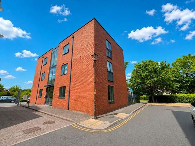 1 Bedroom Flat To Rent In Ascote Lane, Shirley, Solihull, West Midlands, B90