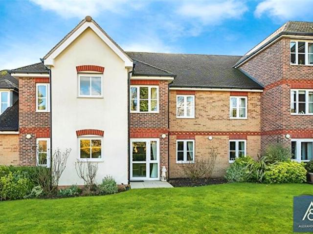 1 Bedroom Flat To Rent In Buckingham Road, Brackley, Northamptonshire, NN13