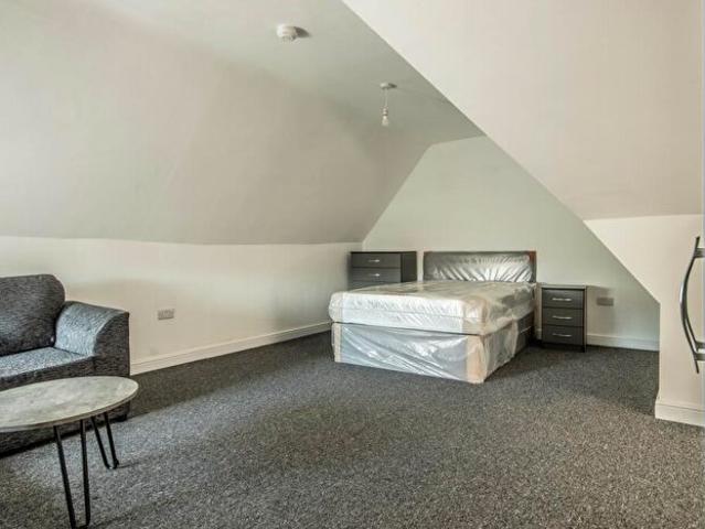 1 Bedroom Flat To Rent In B Central Avenue, Beeston, Nottingham, NG9