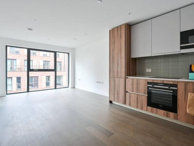 1 Bedroom Flat to Rent in Belfield Mansions