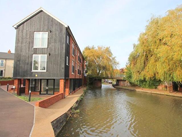 1 Bedroom Flat To Rent In Bluebell Court, Linslade, LU7