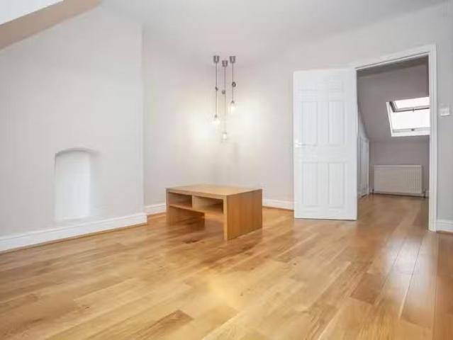 1 bedroom flat to rent in Bridge Lane, London