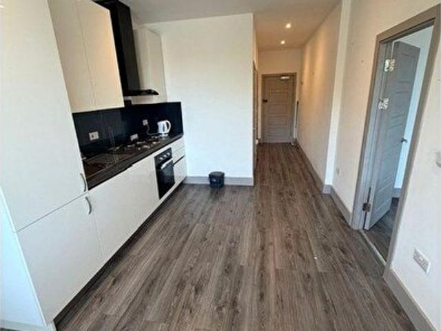 1 Bedroom Flat To Rent In Cube House, Stoke Mandeville, Aylesbury, HP22
