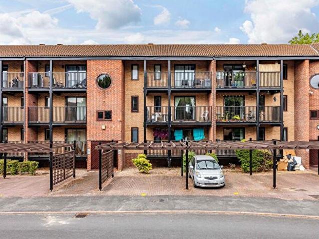 1 Bedroom Flat To Rent In Castle Gardens, Nottingham, NG7