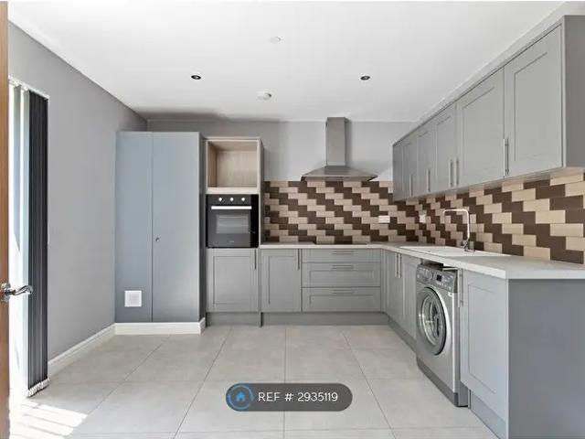 1 Bedroom Flat To Rent In Carlton House, Ebbw Vale, NP23