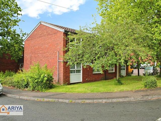 1 Bedroom Flat To Rent In Champion Close, Rowlatts Hill, Leicester, LE5