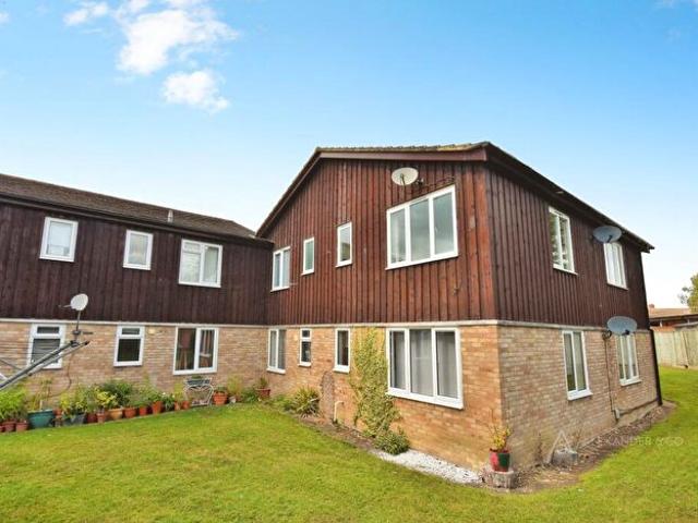 1 Bedroom Flat To Rent In Chequers Court, HP21