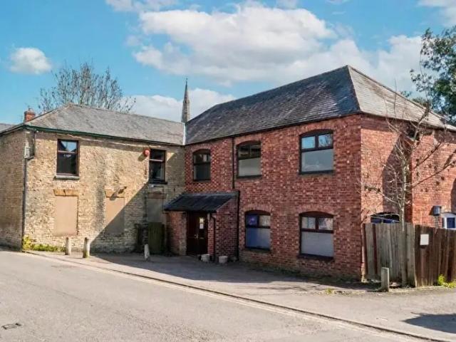 1 Bedroom Flat To Rent In, Church Street, Burton Latimer, NN15