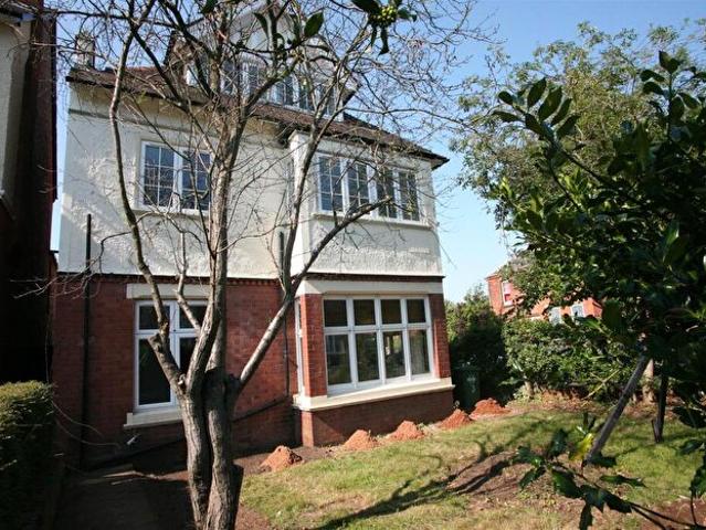 1 Bedroom Flat To Rent In Claremont Road, CV21