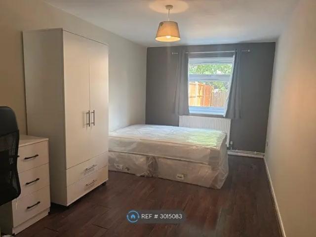 1 Bedroom Flat To Rent In Corn Bar, Witney, OX28