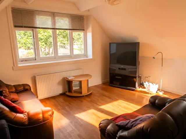 1 Bedroom Flat To Rent In Derby Road Bed, Lenton, East Midlands, NG7