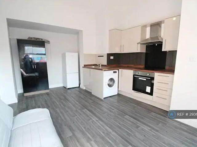 1 Bedroom Flat To Rent In Dovercastle, Nottingham, NG7