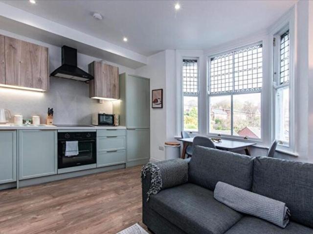 1 Bedroom Flat To Rent In Elm Bank, Nottingham, NG3