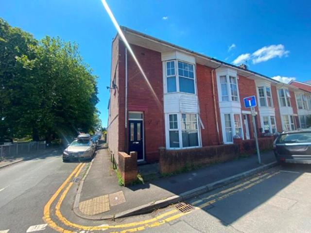 1 Bedroom Flat To Rent In First Floor Flat, Cory Street, Sketty, Swansea SA2