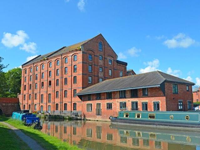 1 Bedroom Flat To Rent In Gayton Road, Blisworth, NN7