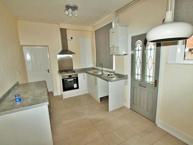 1 Bedroom Flat To Rent In Glenfield Road, Leicester, LE3