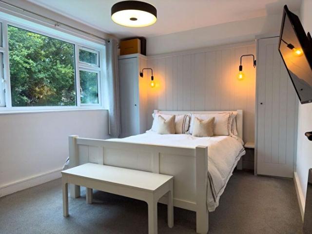 1 Bedroom Flat To Rent In Glyme Close, Woodstock, Oxfordshire, OX20