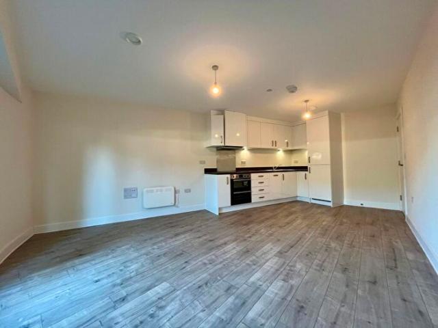 1 Bedroom Flat To Rent In Hunslet House, NN17