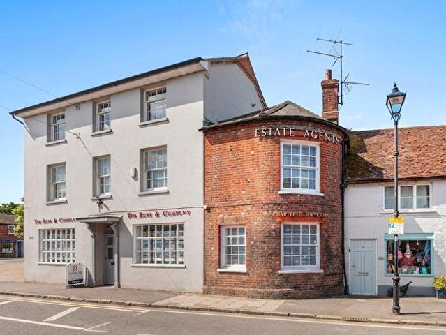 1 Bedroom Flat To Rent In High Street, High Street, HP27