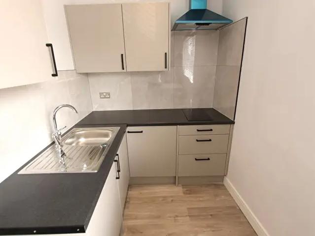 1 Bedroom Flat To Rent In High Street, Roade, Northampton, NN7