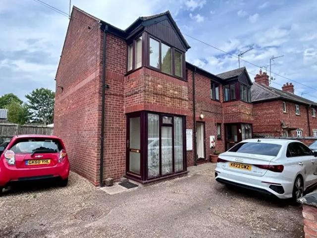 1 Bedroom Flat To Rent In Kings Court, Kings Road, Banbury, OX16
