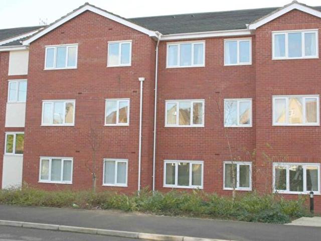 1 Bedroom Flat To Rent In Knoll Court, Reservoir Road, Kettering, Northants, NN16