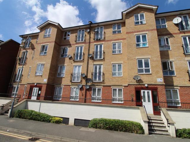 1 Bedroom Flat to rent in Luton