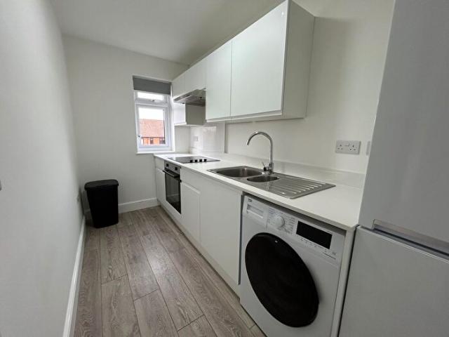 1 Bedroom Flat To Rent In Langland Road, Milton Keynes, MK6