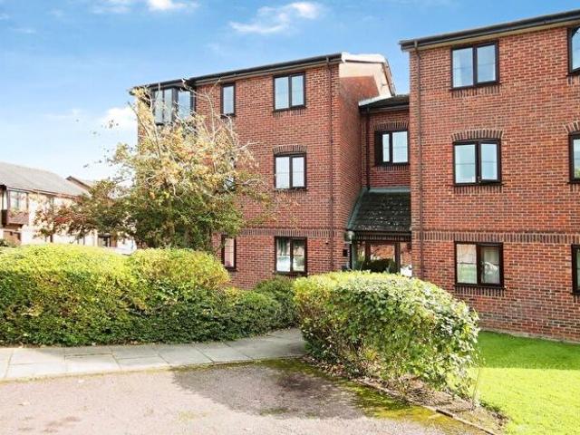 1 Bedroom Flat To Rent In Poets Chase, Aylesbury, HP21