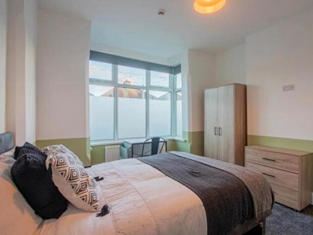 1 Bedroom Flat To Rent In Room, Fletcher Road, Beeston, Nottingham, Nottinghamshire, NG9