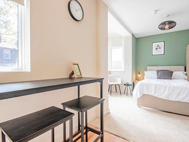 1 Bedroom Flat To Rent In Room Middleton Street, Beeston, Nottingham, NG9