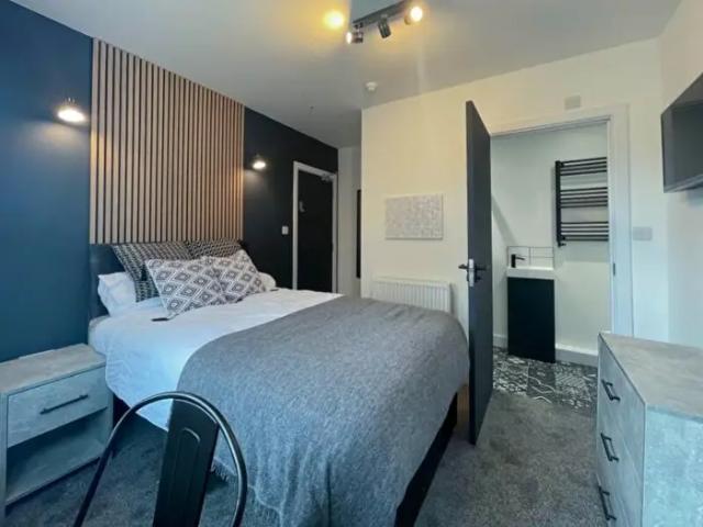 1 Bedroom Flat To Rent In Room Queens Road East, Beeston, Nottingham, NG9
