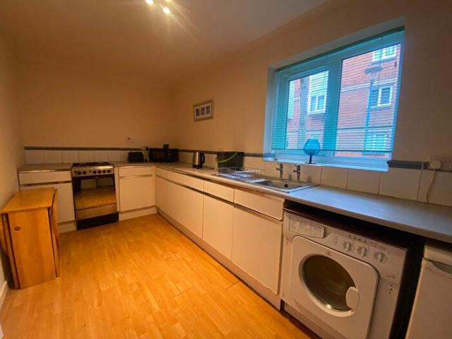 1 Bedroom Flat To Rent In St Nicholas Square, Swansea, SA1