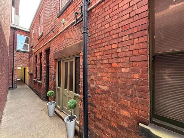1 Bedroom Flat To Rent In Station Street, Burton On Trent, DE14