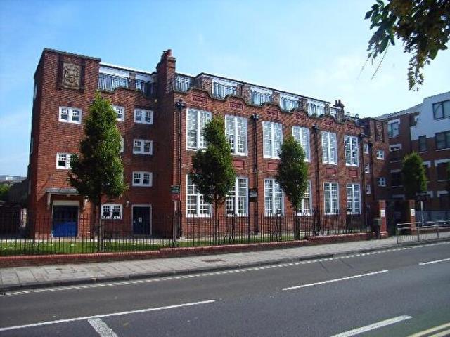 1 Bedroom Flat To Rent In Stephenson House, Thames Street, OX1