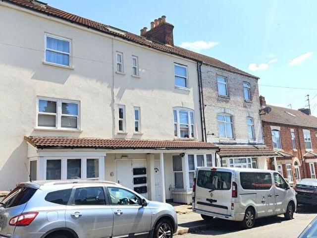 1 Bedroom Flat To Rent In Strode Road, Wellingborough, NN8