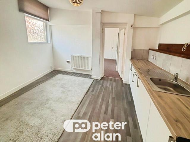 1 Bedroom Flat To Rent In Suffolk Place, Porthcawl, CF36