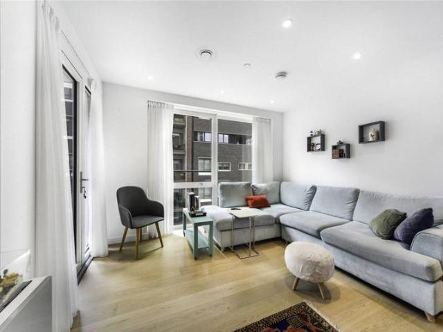 1 Bedroom Flat to Rent in Sayer Street
